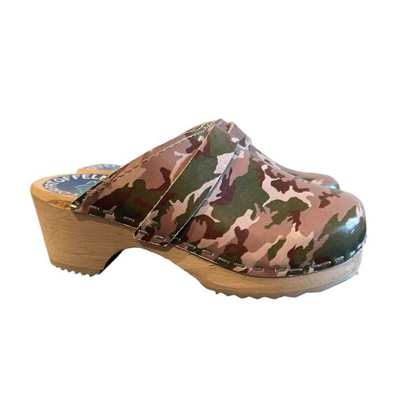 Torpatoffeln | Shoes | Girl Torpatoffeln Camo Clogs Sz 28 Or 15 | Poshmark